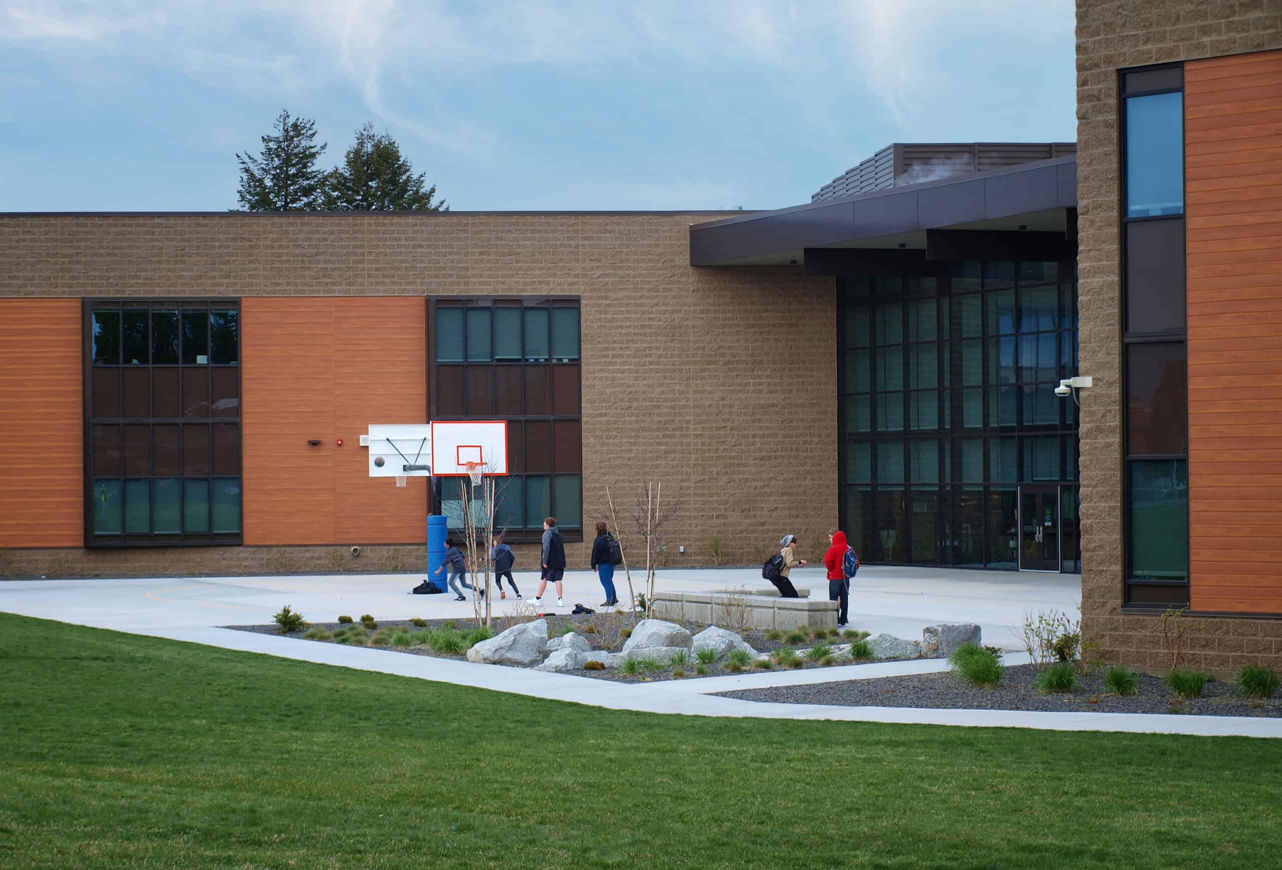 NORTH PINES MIDDLE SCHOOL